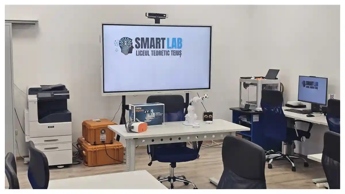 FOTO | Liceul Teoretic din Teiuș a fost dotat cu laboratoare ...